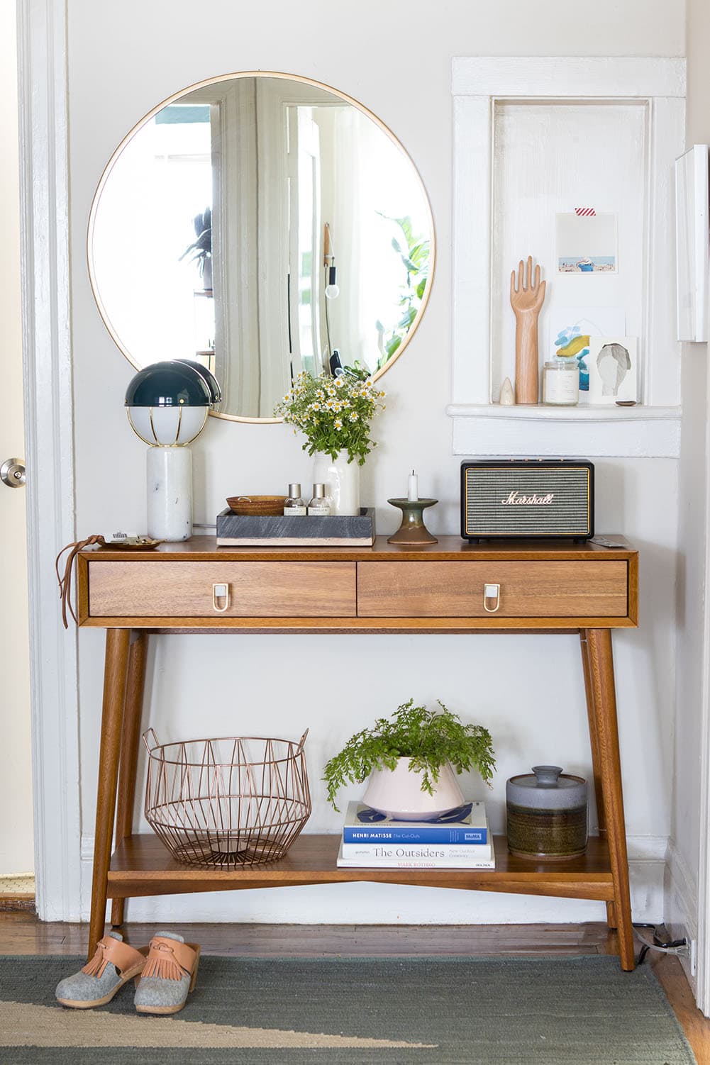 Entry Table Ideas That Make a Great First Impression | Homelovr