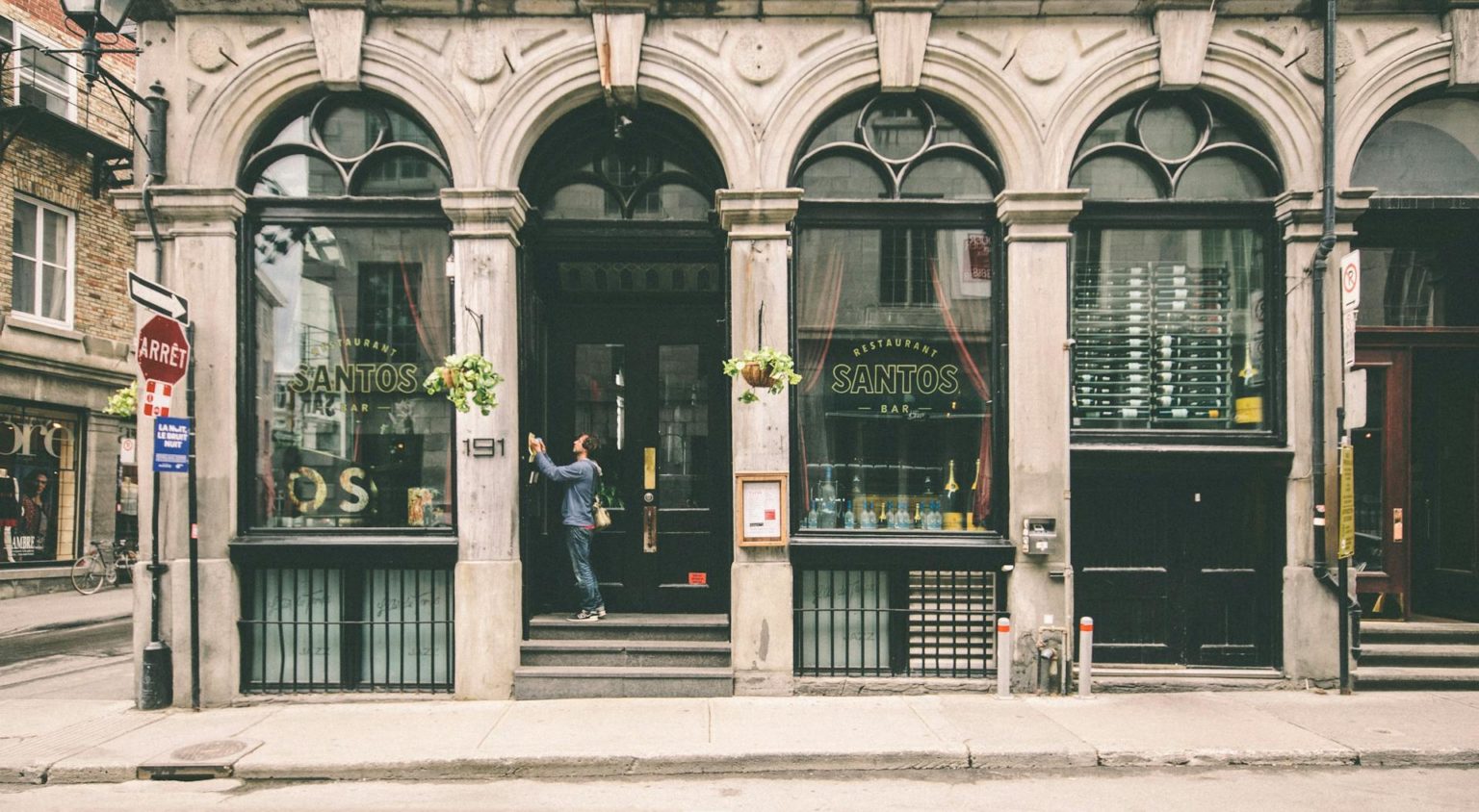 How to Design An Attractive Shop Front For Your Retail Store | Homelovr