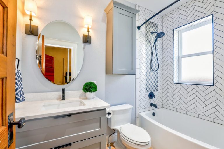 Tips for Designing An Accessible Bathroom For Everyone | Homelovr